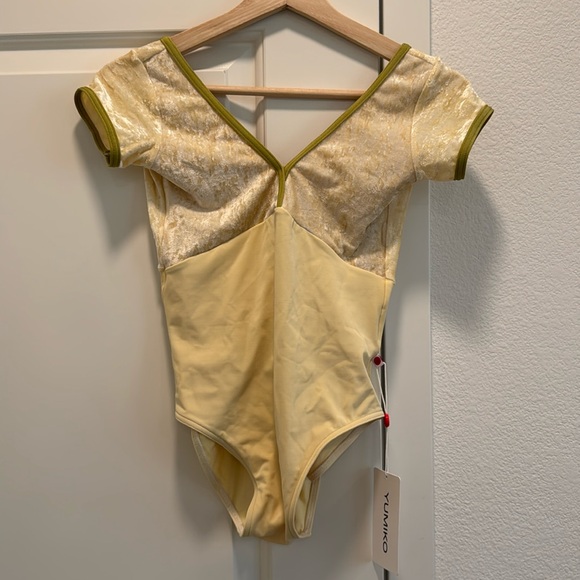 Yumiko | Other | Yumiko Alicia Short Sleeve Vvanilla Ncricket | Poshmark